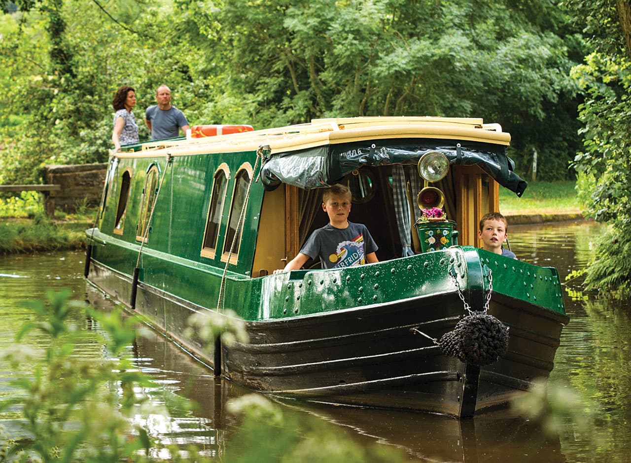 About Us | Beacon Park Boats