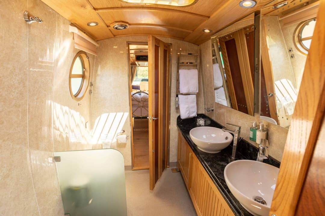 Boat features | Beacon Park Boats